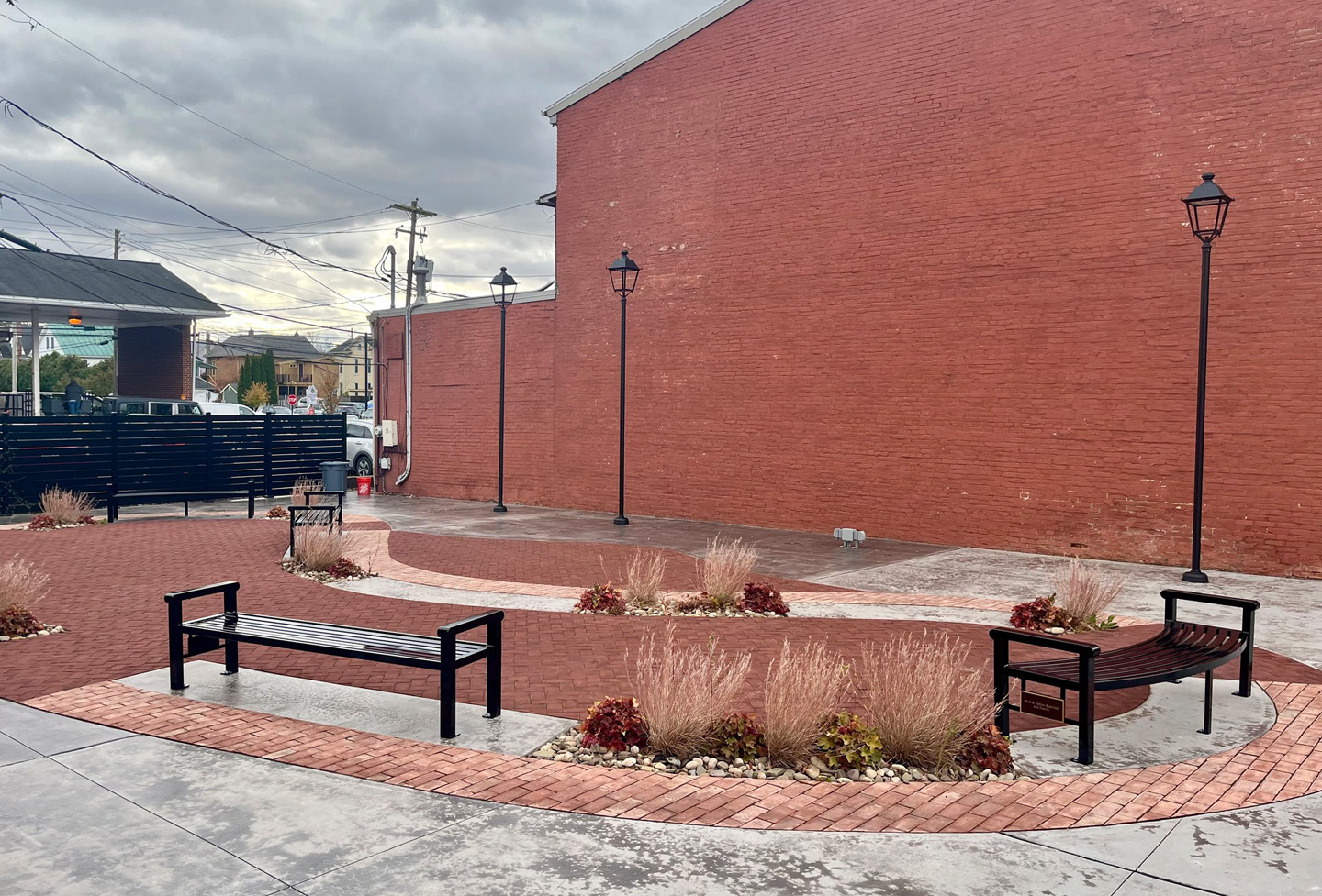 Curved Benches | Keystone Ridge Designs