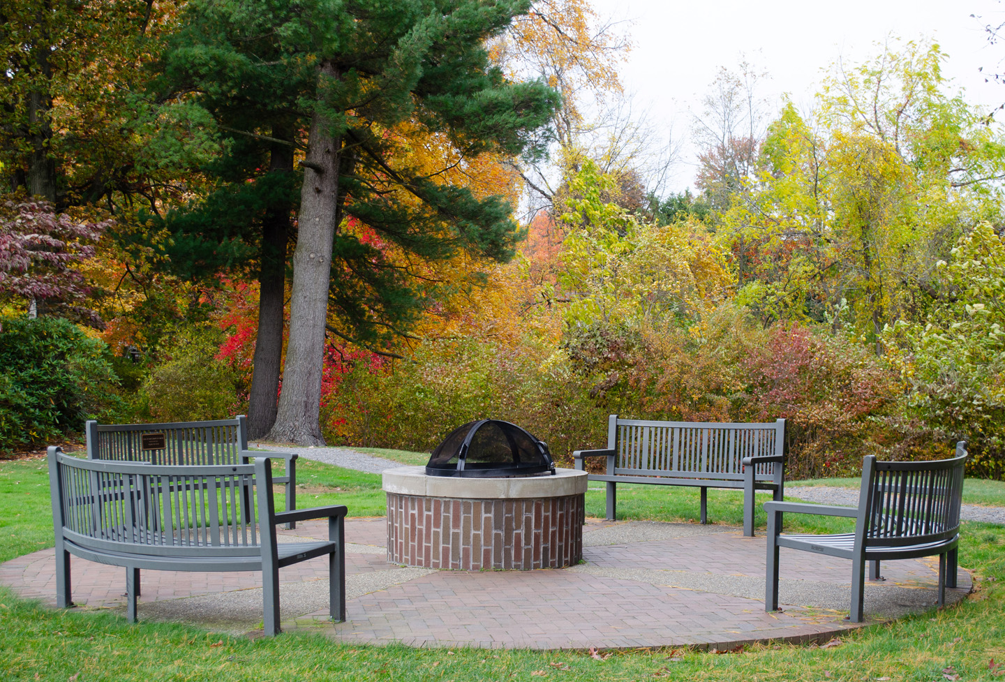 Curved Benches | Keystone Ridge Designs