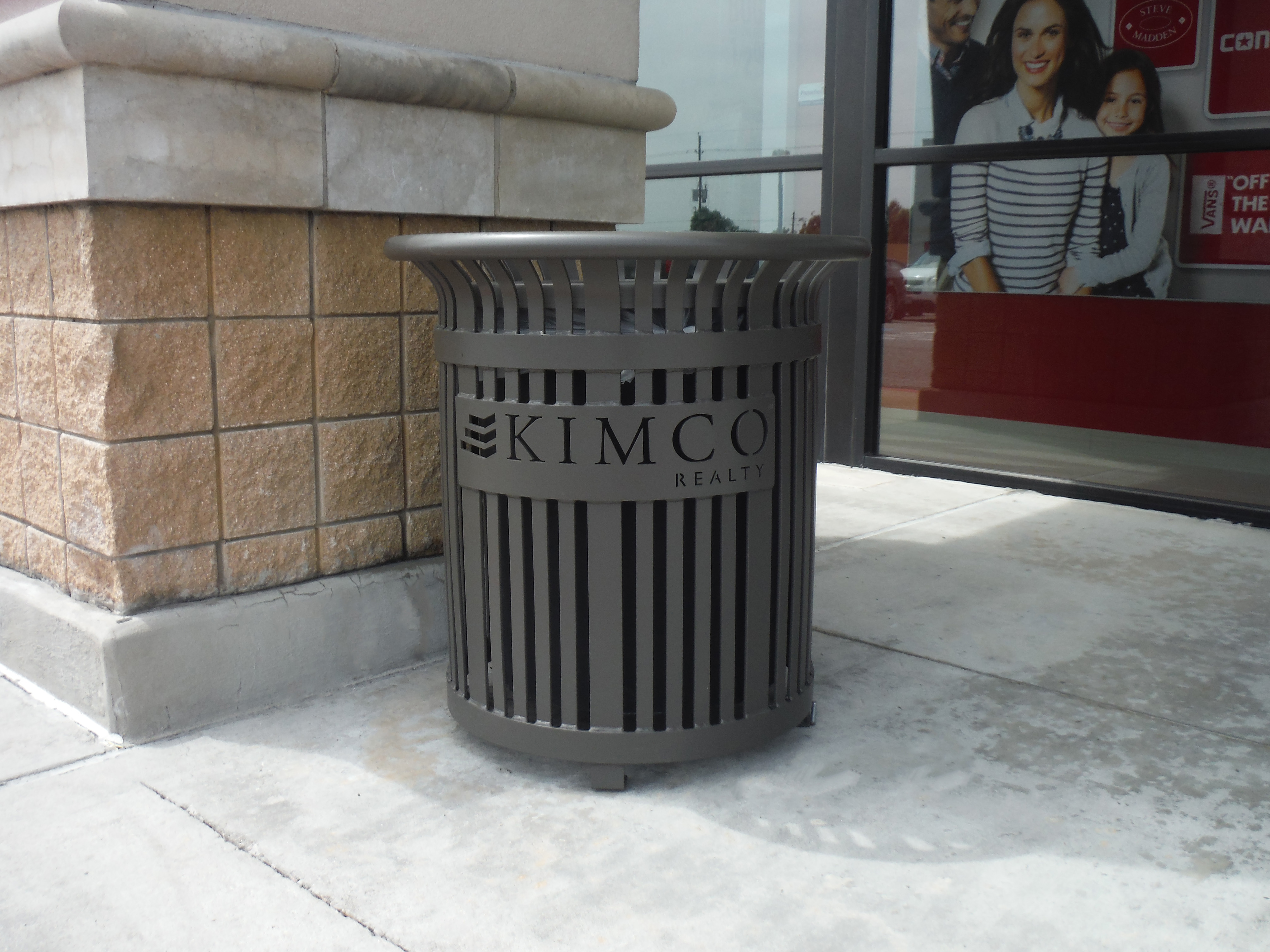 Midtown Split Lid Litter And Recycling Receptacle | Keystone Ridge Designs