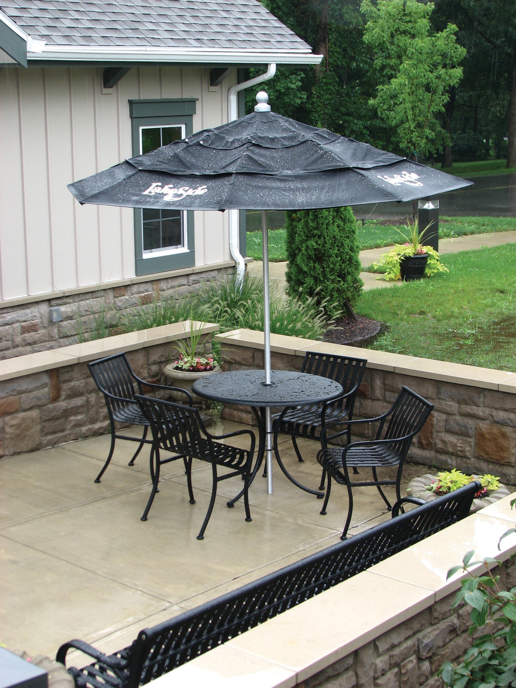 Aluminum Umbrella | Keystone Ridge Designs