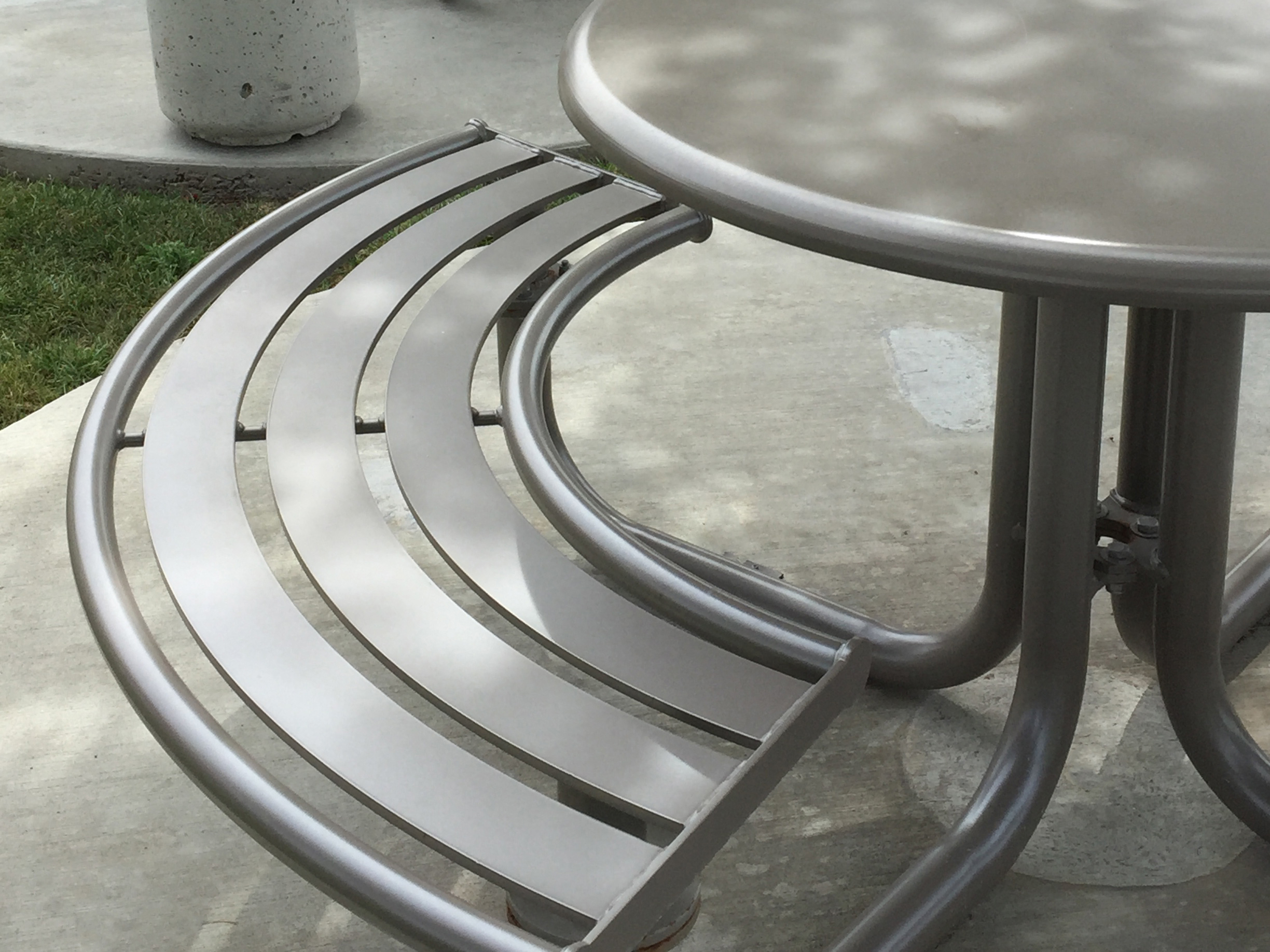 Penn Curved Table Set | Keystone Ridge Designs
