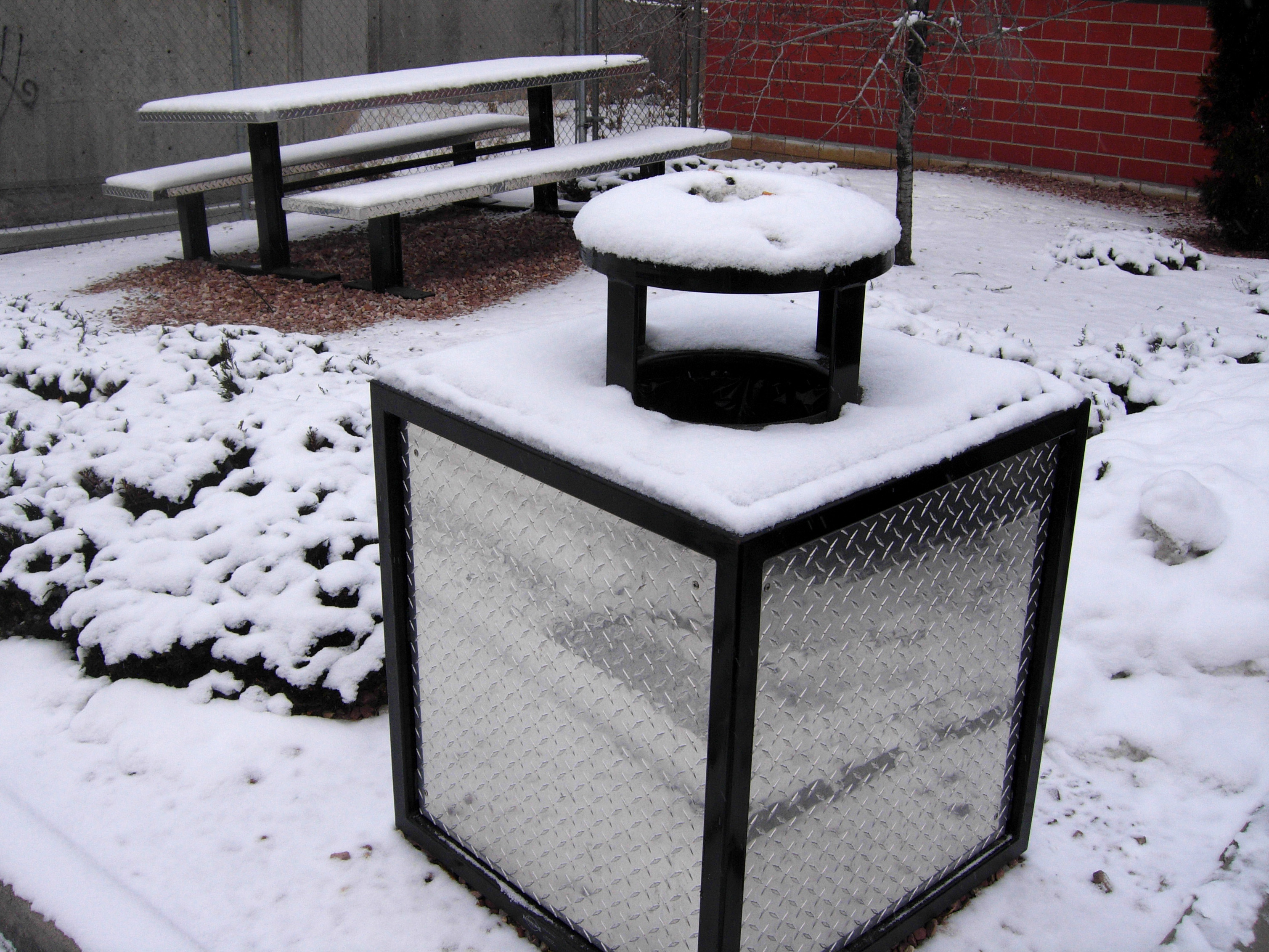Torque Litter Receptacle | Keystone Ridge Designs