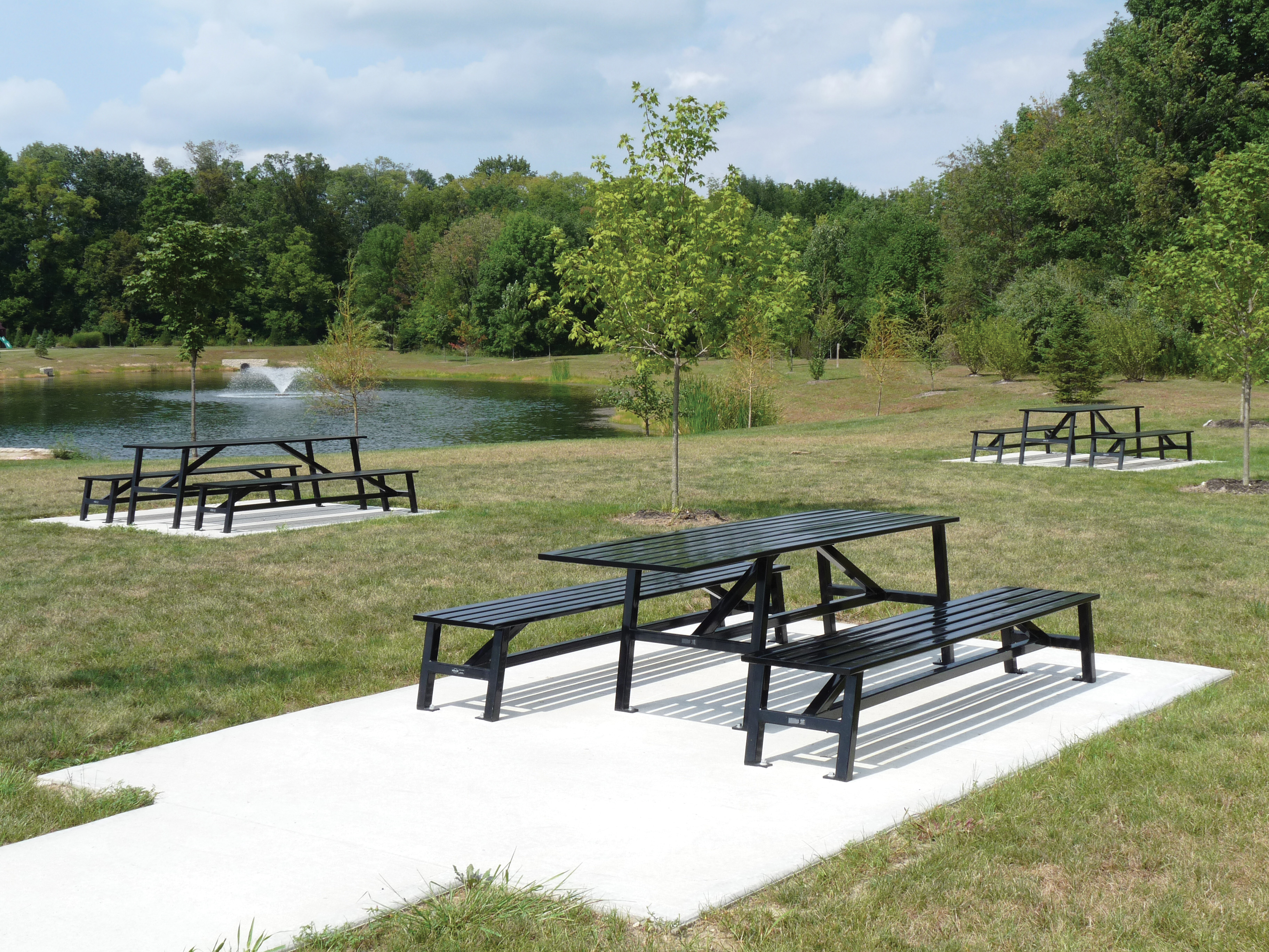 Breakwater Harvest Table | Keystone Ridge Designs